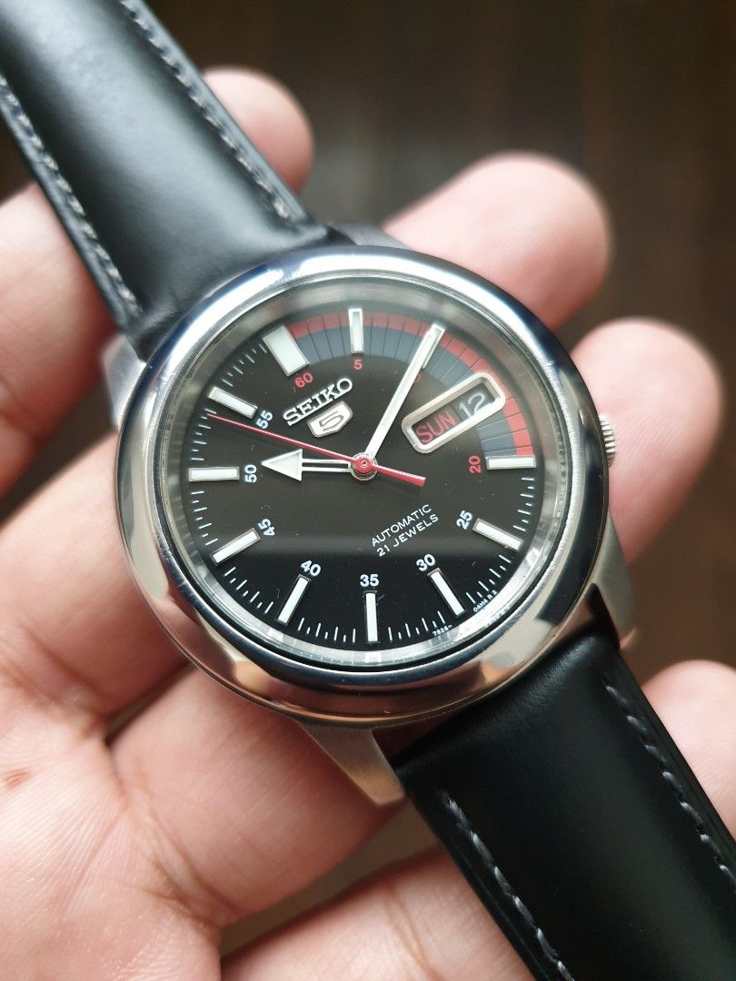 Seiko 5 Racer, Men's Fashion, Watches & Accessories, Watches on Carousell