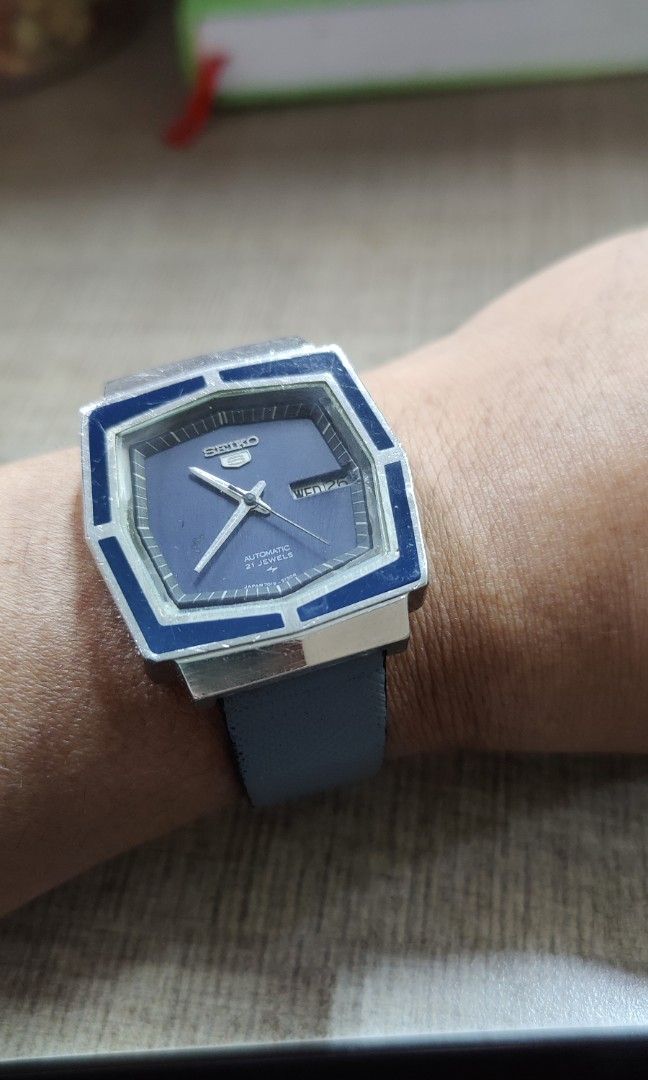 Seiko Octagonal automatic, Fesyen Pria, Jam Tangan di Carousell