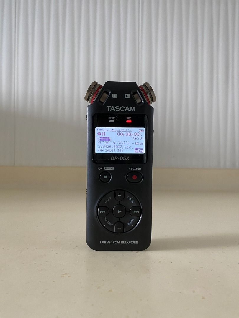 Tascam DR-05X Stereo Handheld Digital Audio Recorder and USB Audio ...
