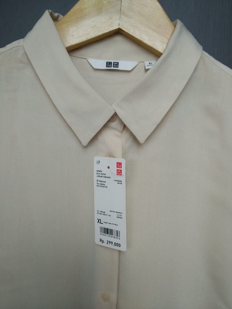 Uniqlo Kemeja Rayon Cream Coksu, Fesyen Wanita, Pakaian Wanita, Atasan ...