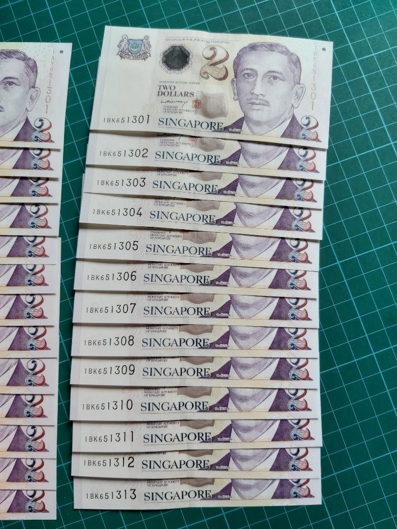 2x identical LHL signed $2 portrait Singapore currency two dollars ...