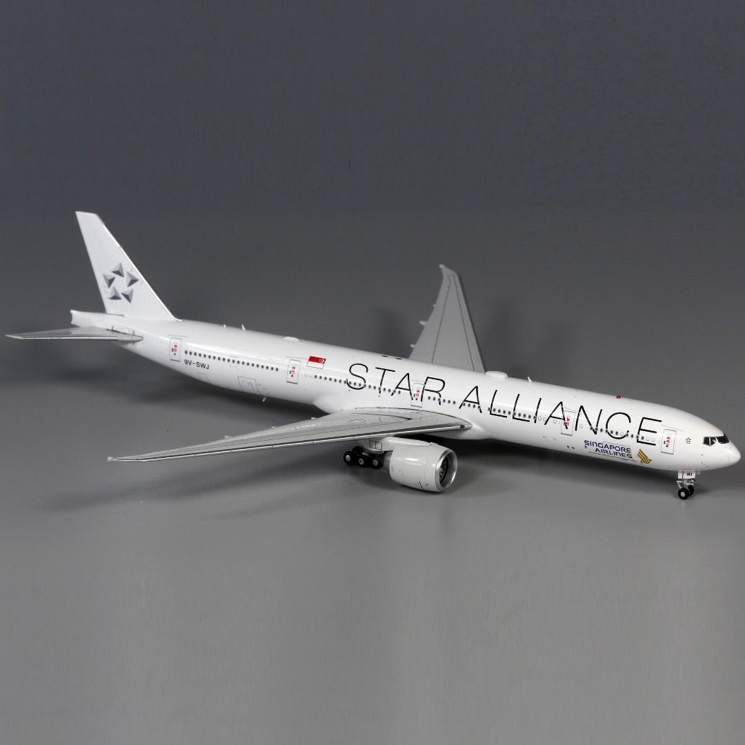 AVIATION400 SINGAPORE AIRLINES BOEING 777-300ER 9V-SWJ STAR ALLIANCE 1: ...