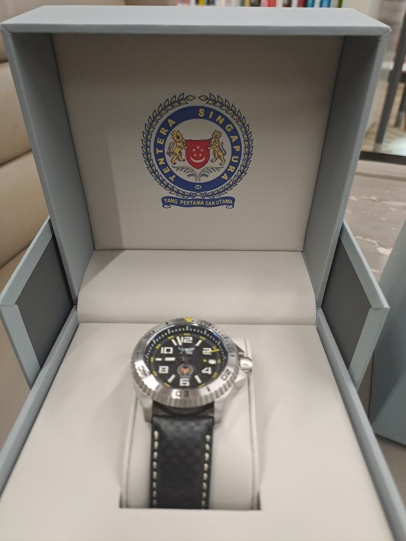 Aviator watch - new (from saf), Luxury, Watches on Carousell