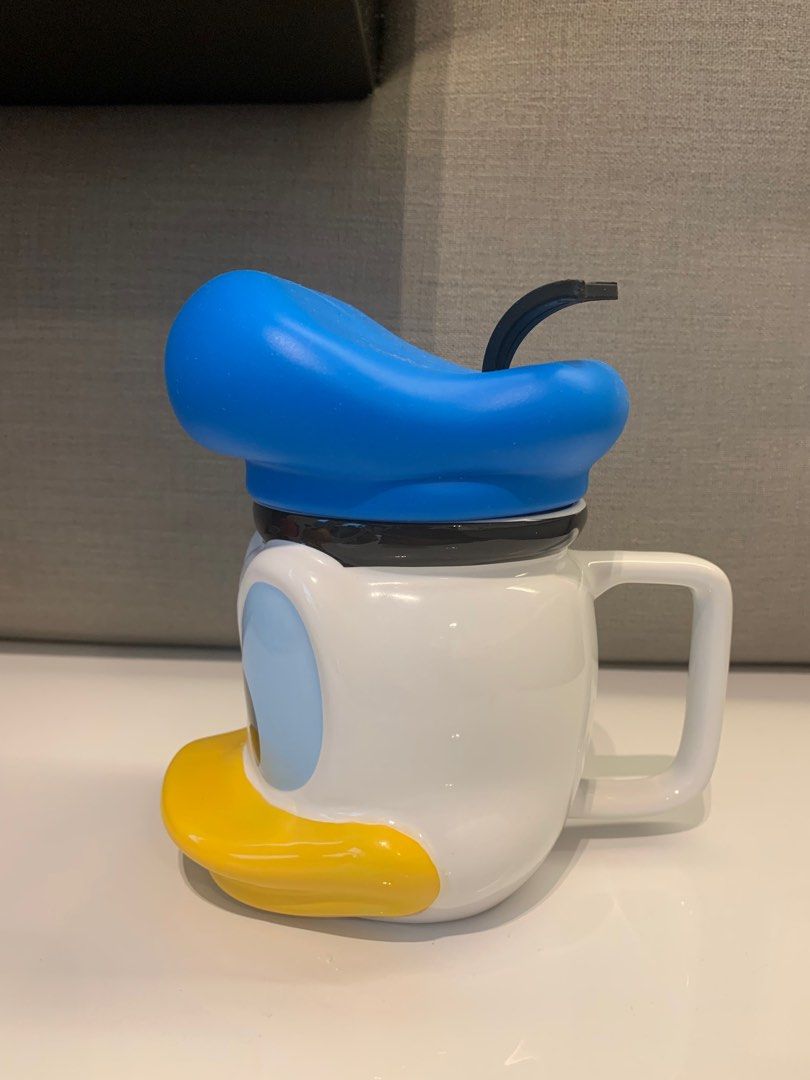 Disney Donald Duck cup, 傢俬＆家居, 廚具和餐具, 茶具配件 - Carousell