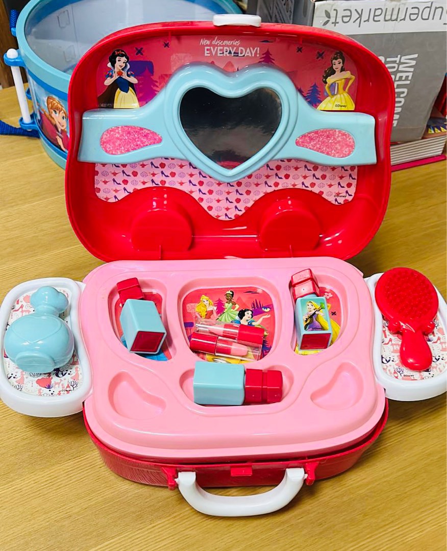 Disney Princess Makeup Box Toys, 兒童＆孕婦用品, 嬰兒玩具 - Carousell