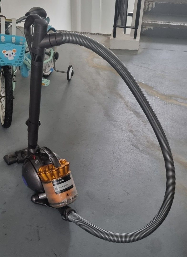 Dyson vacuum cleaner DC38, TV & Home Appliances, Vacuum Cleaner ...