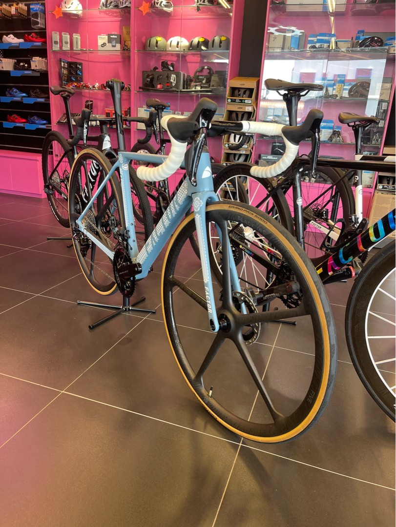 Factor 02 VAM limited ed. Now 11,500. Orig 16,999, Sports Equipment ...