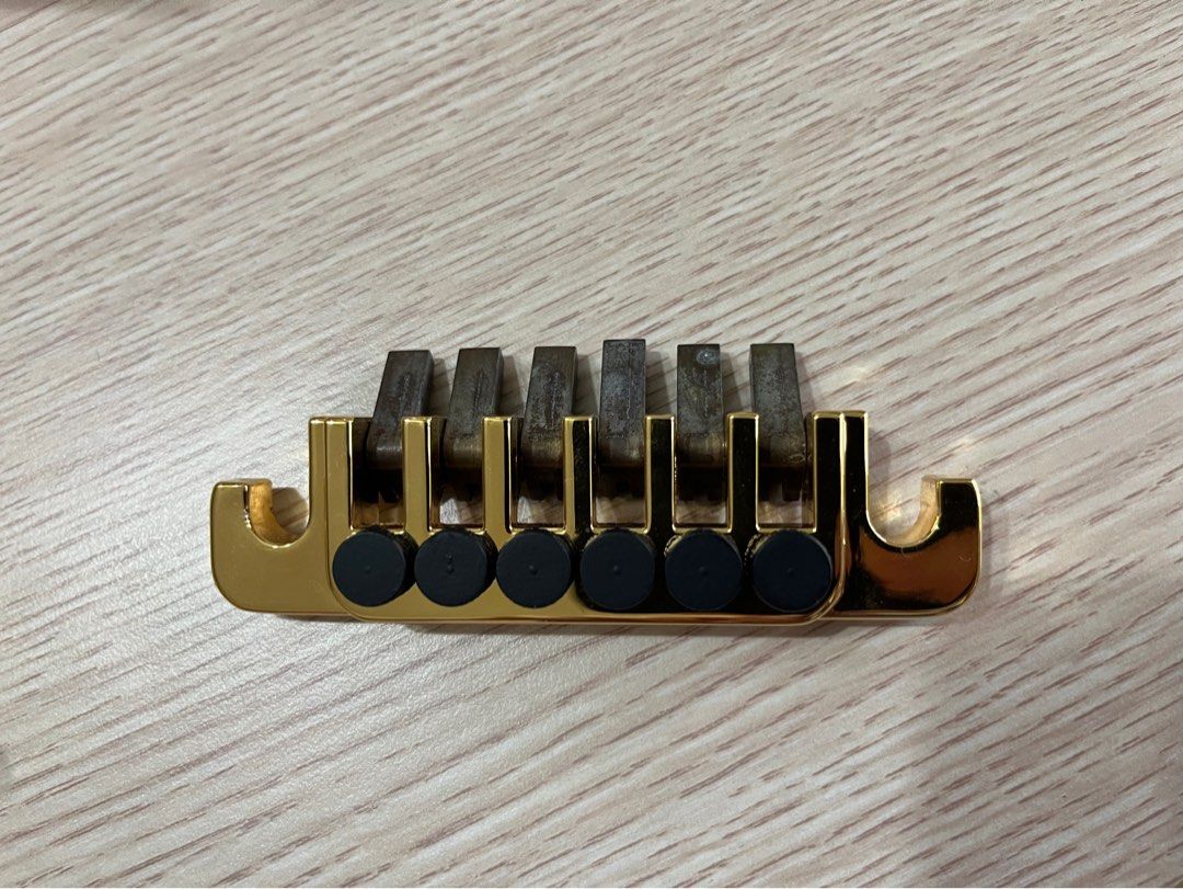 Gibson Fine Tuner Bridge (Gold), Hobbies & Toys, Music & Media, Musical ...