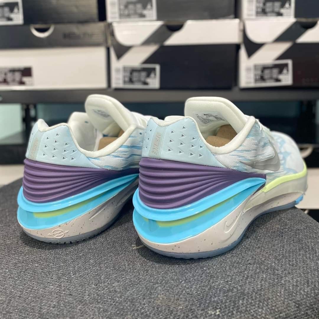 GT Cut 2 " Dare to Fly", Men's Fashion, Footwear, Sneakers on Carousell