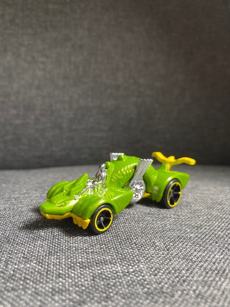 Hot Wheels Knight Draggin HW City 2014 Series #BDC86 New NRFP Green 1: ...