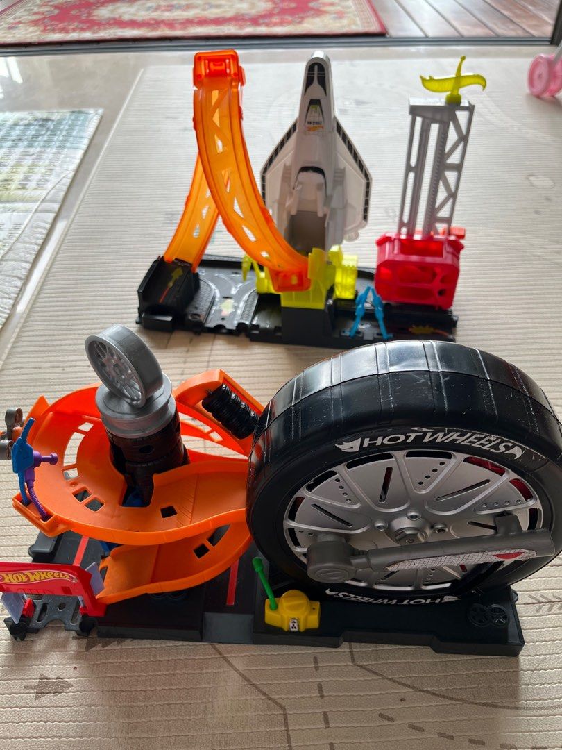 Hot wheels Playset, Hobbies & Toys, Toys & Games on Carousell