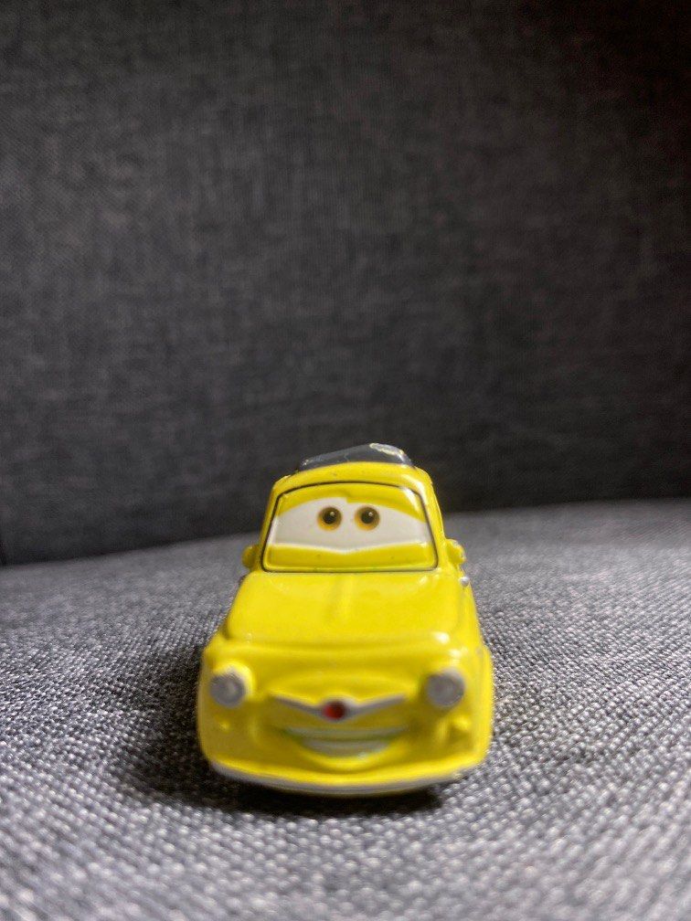 Luigi Yellow Fiat 500 Radiator Springs Disney Pixar Diecast Cars Guido ...