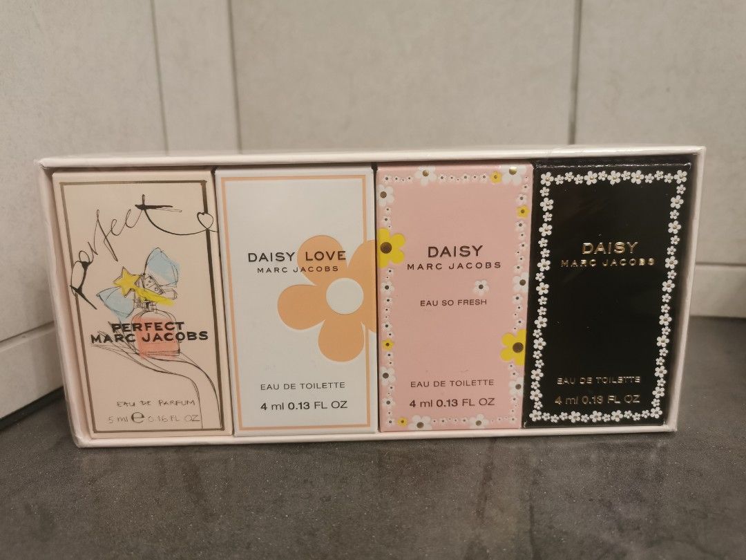 Marc Jacobs Daisy mini set, Beauty & Personal Care, Fragrance ...