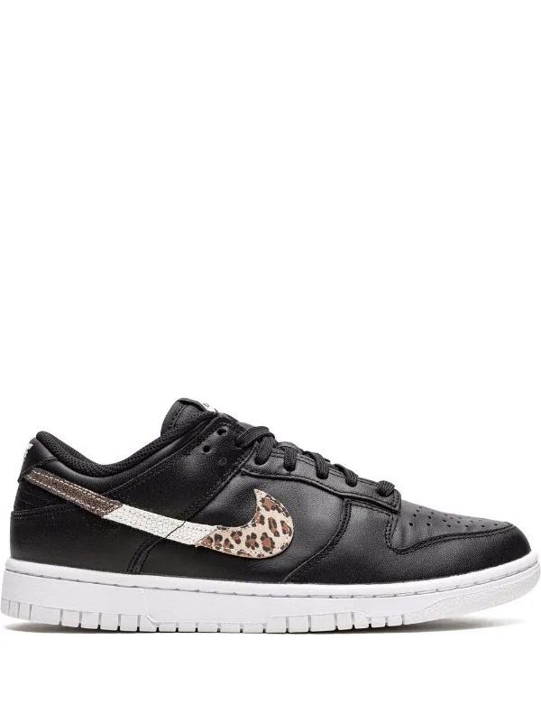 [Nike] Dunk Low SE, Women's Fashion, Footwear, Sneakers on Carousell