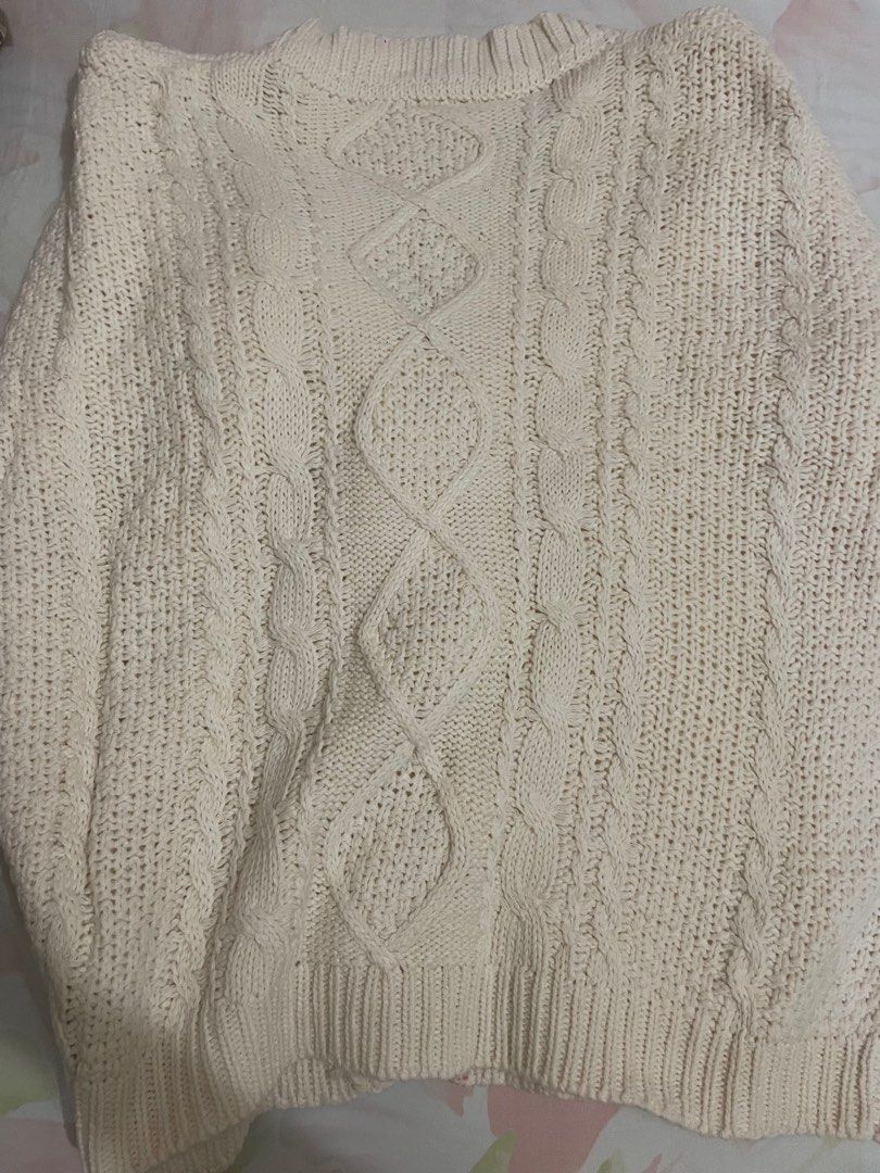 Official Taylor Swift RED TV Cardigan, Hobbies & Toys, Memorabilia ...