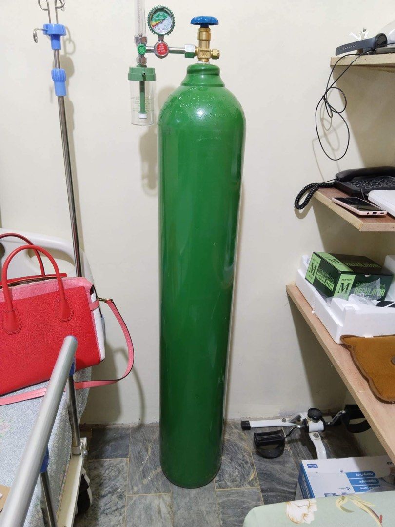 Oxygen Tank with Regulator, Health & Nutrition, Medical Supplies ...