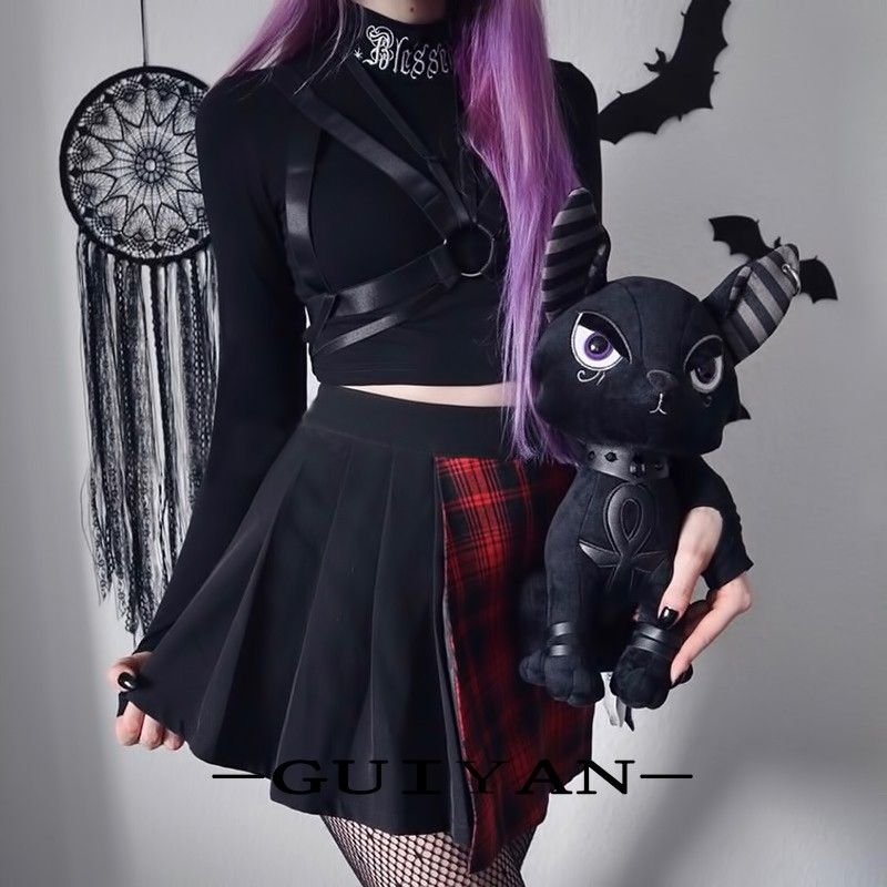 (PO) Assorted Goth Off Shoulder Crop Top, Hobbies & Toys, Memorabilia ...