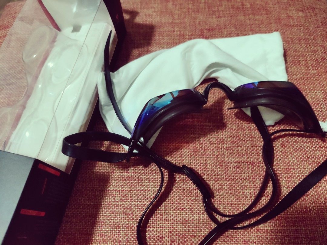 Roka R1 Swimming Goggles, Men's Fashion, Watches & Accessories ...