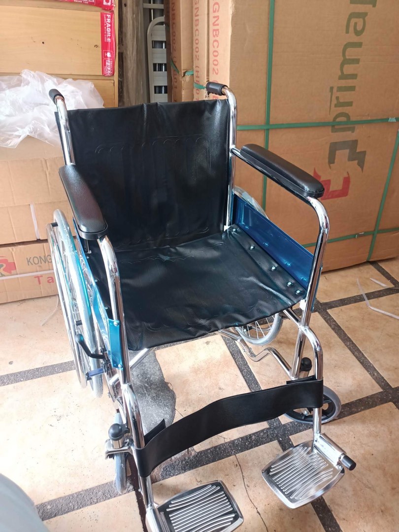 STANDARD CHROME WHEELCHAIR 46CM SEAT WIDTH on Carousell