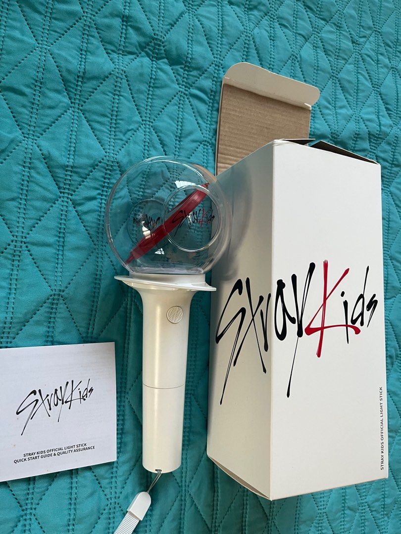 Stray Kids Bundle (3rd gen fanclub kit + Lightstick), Hobbies & Toys ...