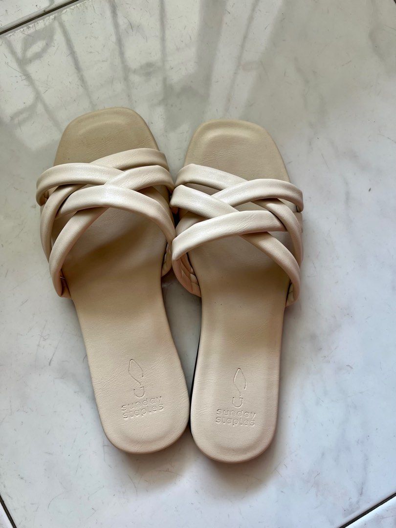 Sunday Staple Dover Puffy Weave Slider, Women's Fashion, Footwear ...