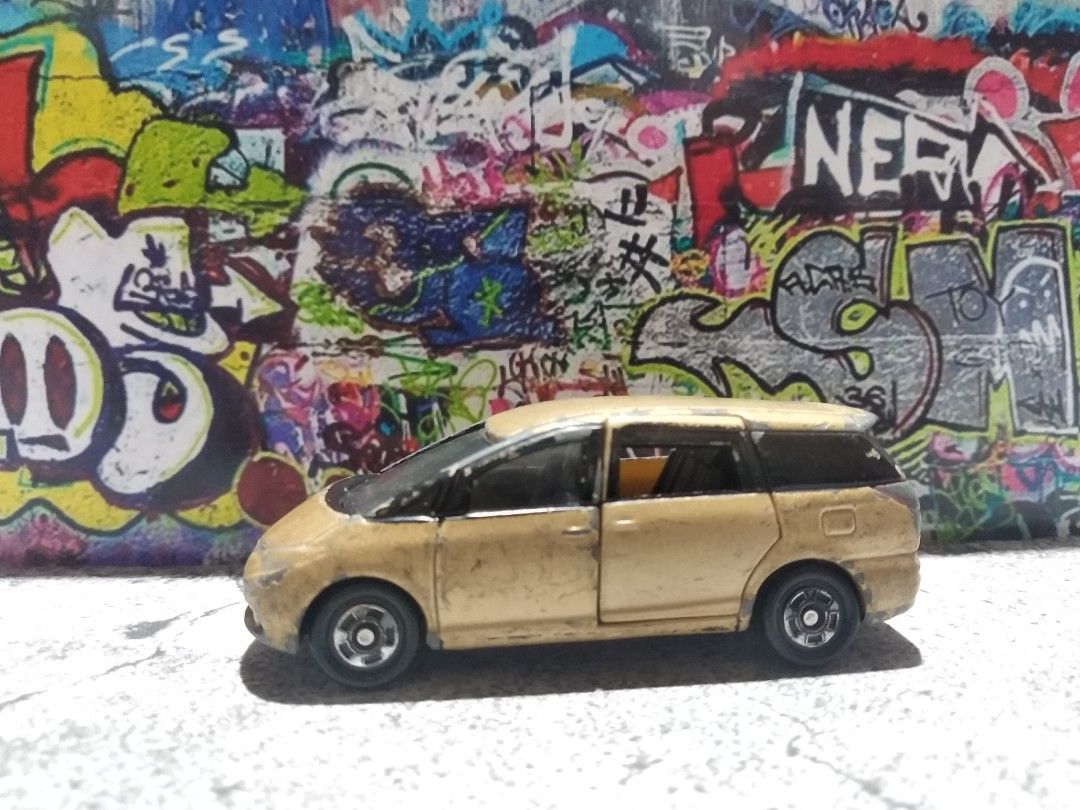 Tomica Toyota Estima No. 99 Diecast, Hobbies & Toys, Toys & Games on ...