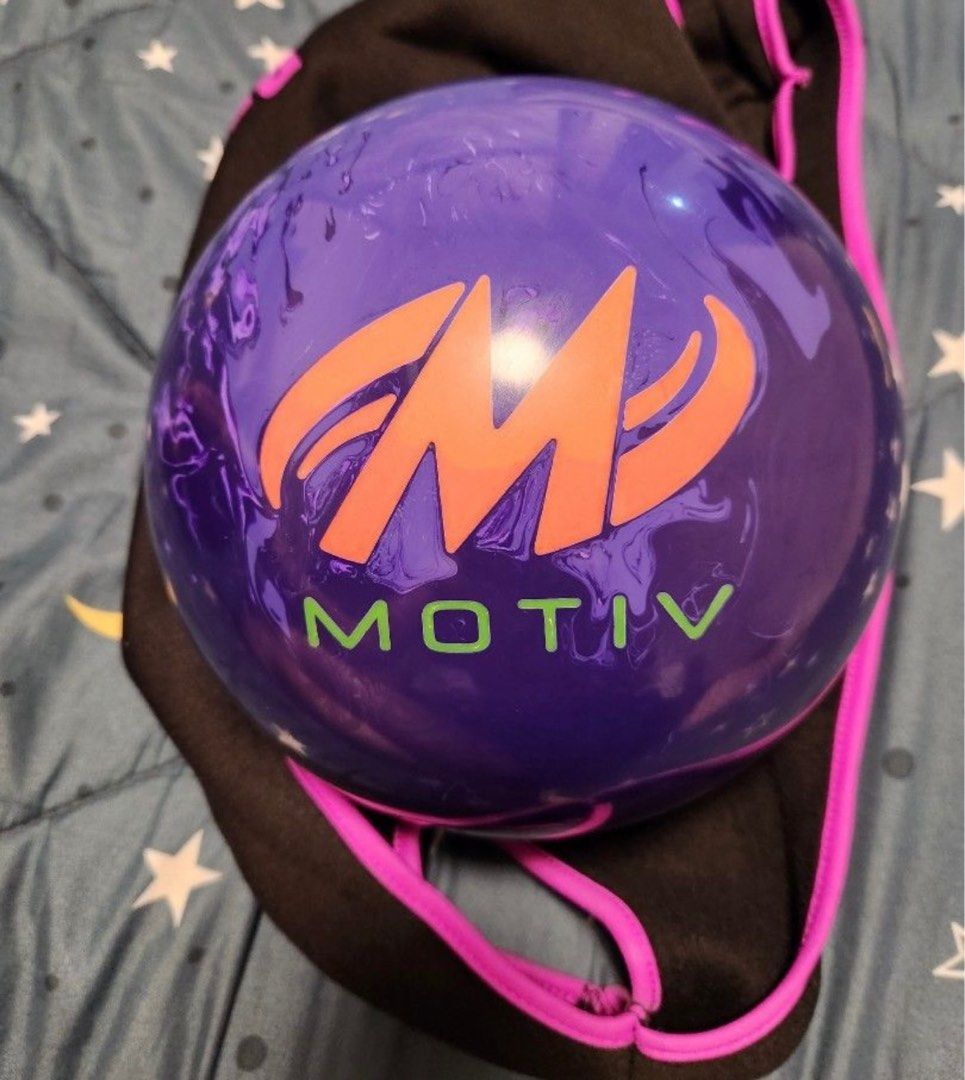 Venom shock bowling ball, Sports Equipment, Sports & Games, Billiards ...