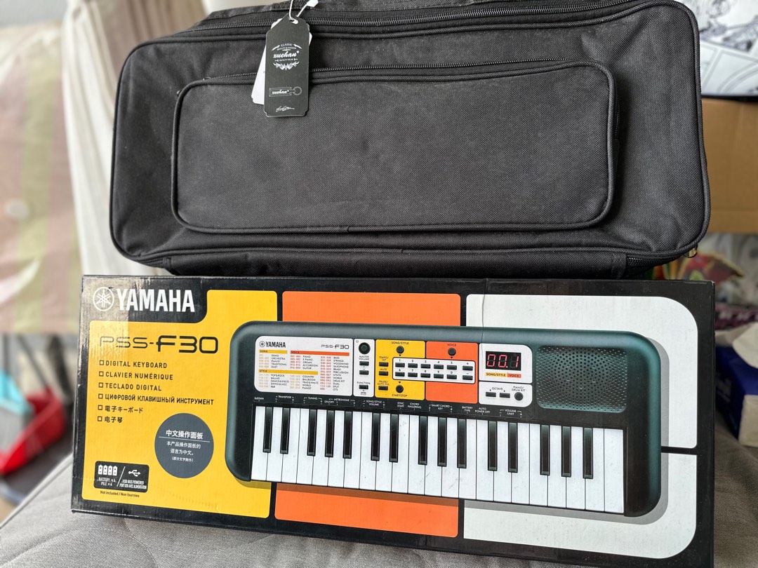 YAMAHA keyboard PSS-F30, Hobbies & Toys, Music & Media, Musical ...