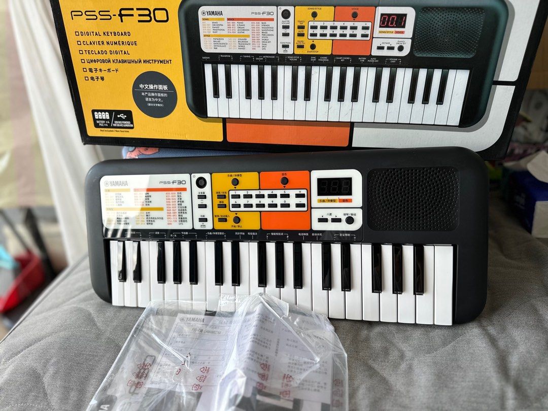 YAMAHA keyboard PSS-F30, Hobbies & Toys, Music & Media, Musical ...