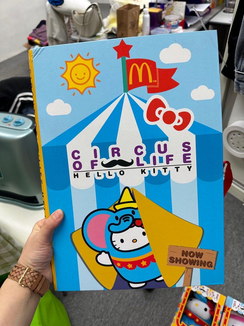 麥當勞 Hello Kitty 馬戲團 Mc donald, 興趣及遊戲, 玩具 & 遊戲類 - Carousell