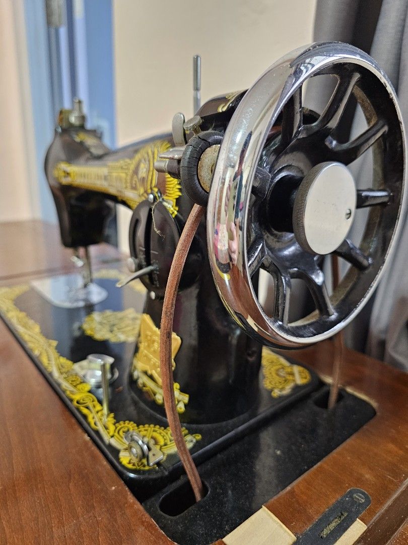 Antique / vintage sewing machine 1980s, TV & Home Appliances, Other ...
