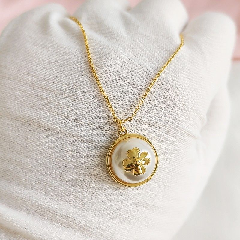 Authentic KS Four Leaf Clover, Women's Fashion, Jewelry & Organisers ...