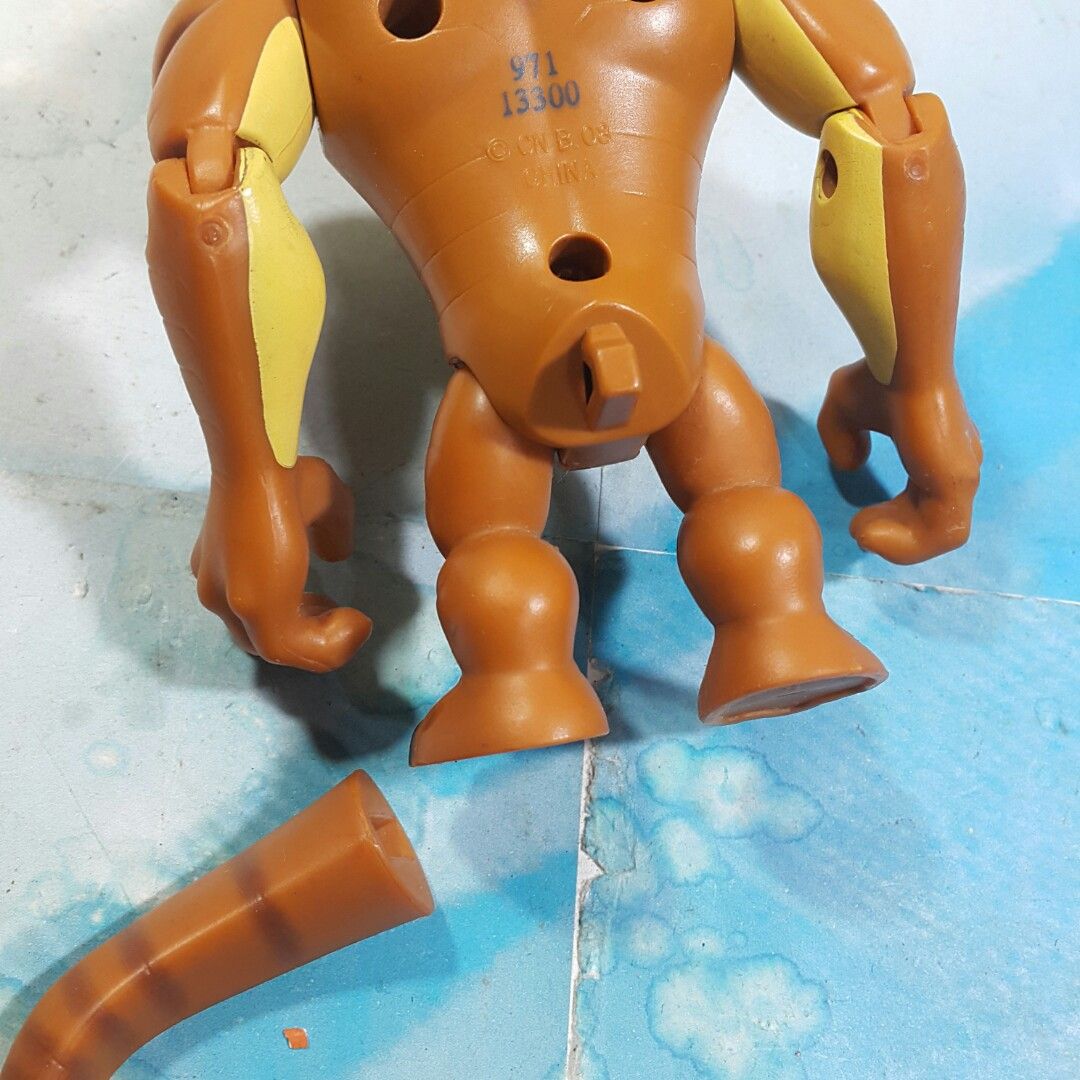 Ben 10 Figure Humungosaur, Hobbies & Toys, Toys & Games on Carousell