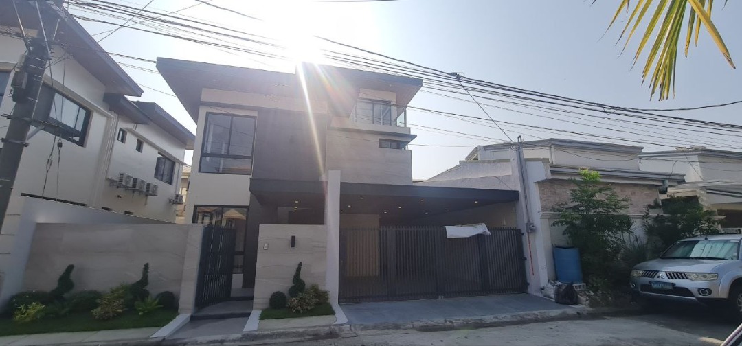 Brand New Modern House and Lot For Sale in BF Homes Executive Village ...