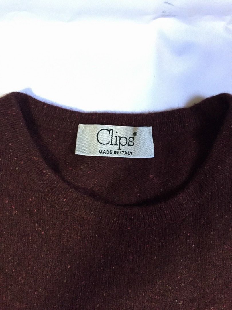 Clips wool top on Carousell