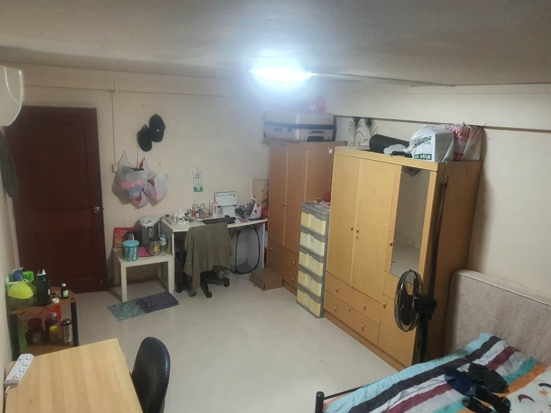 Common Room @MountBatten MRT is looking for a male to share, Property ...