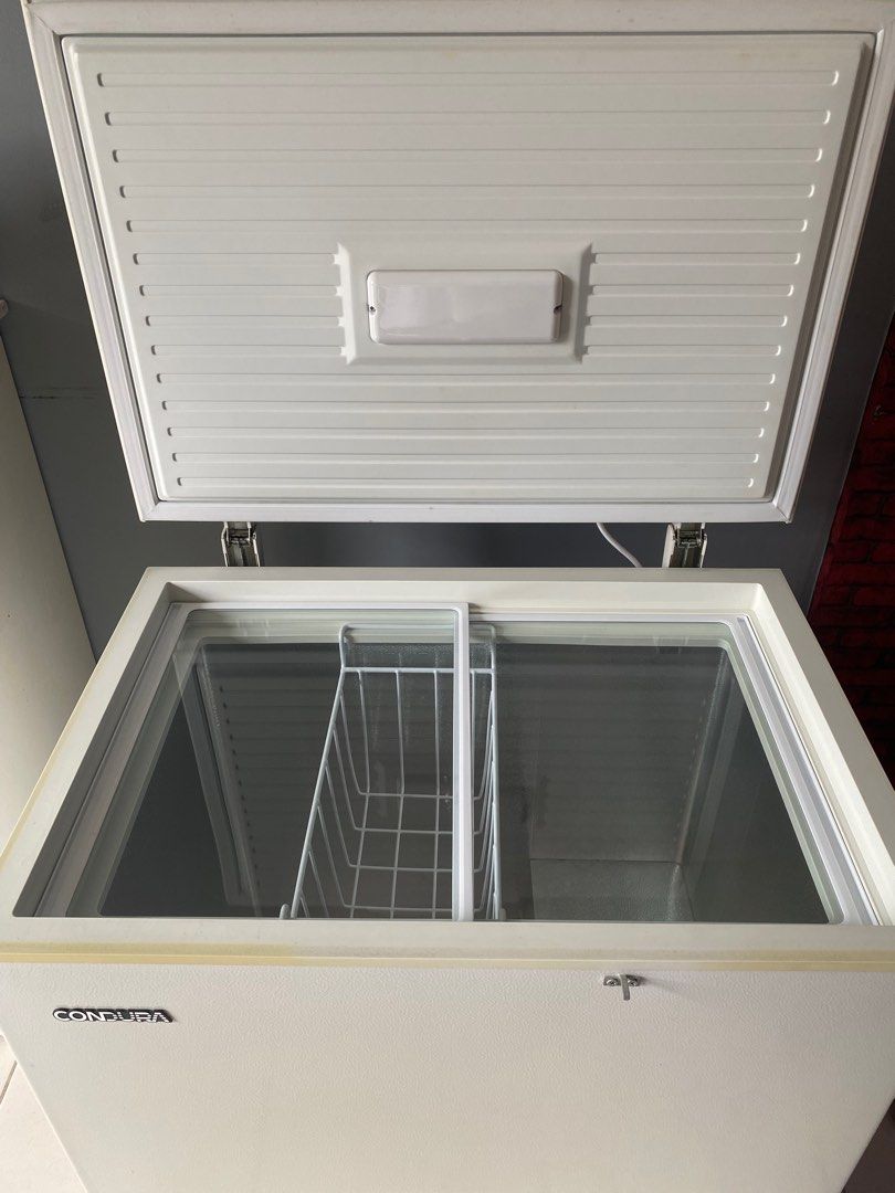 Condura Chest Type Freezer 5cu ft, TV & Home Appliances, Kitchen ...