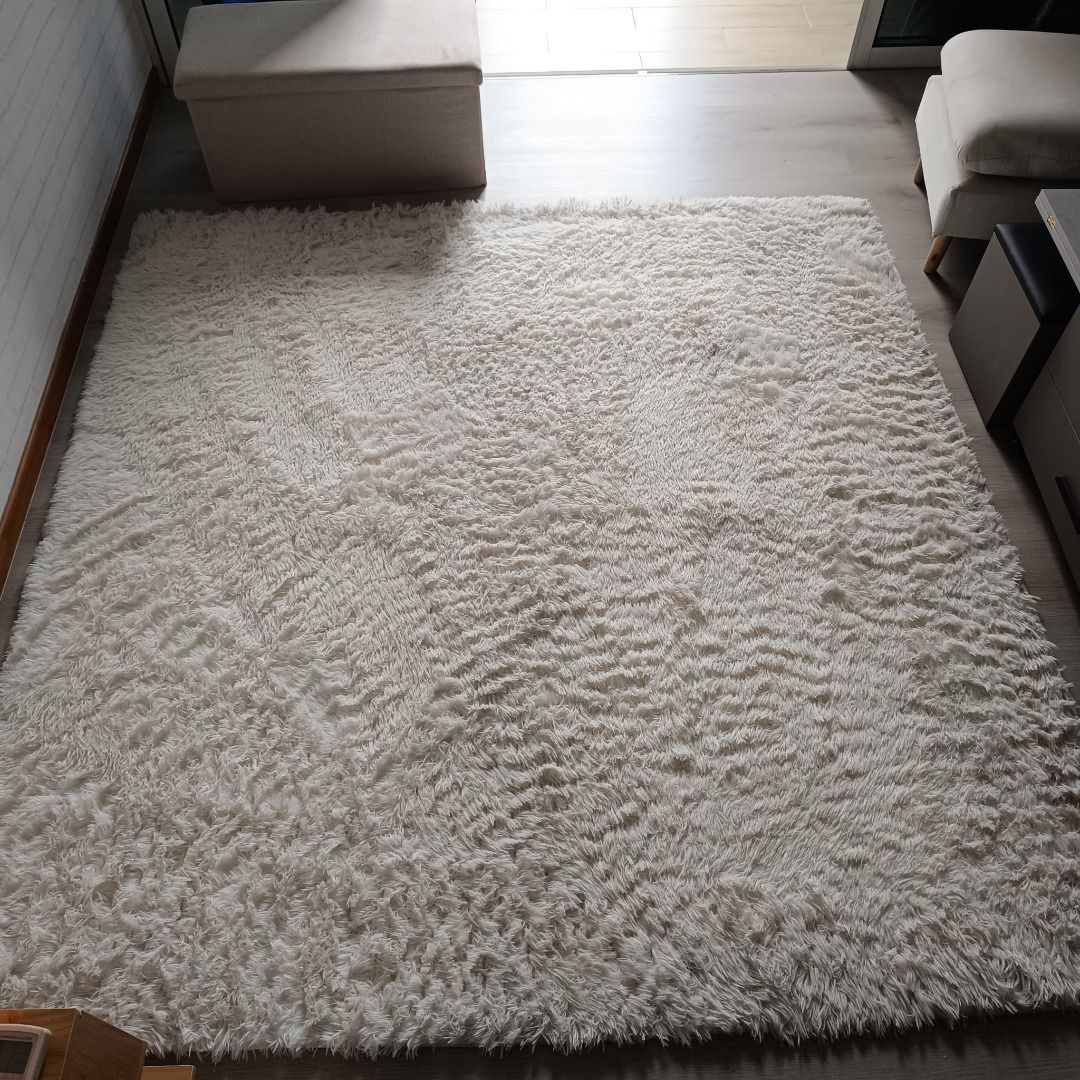 Easy To Match Classy Looking Cream White Floor Mat, Furniture & Home ...