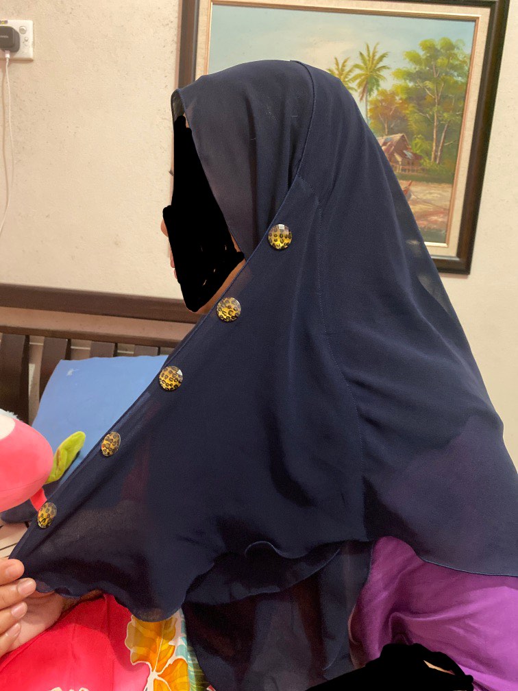 fareeda original, Women's Fashion, Muslimah Fashion, Hijabs on Carousell