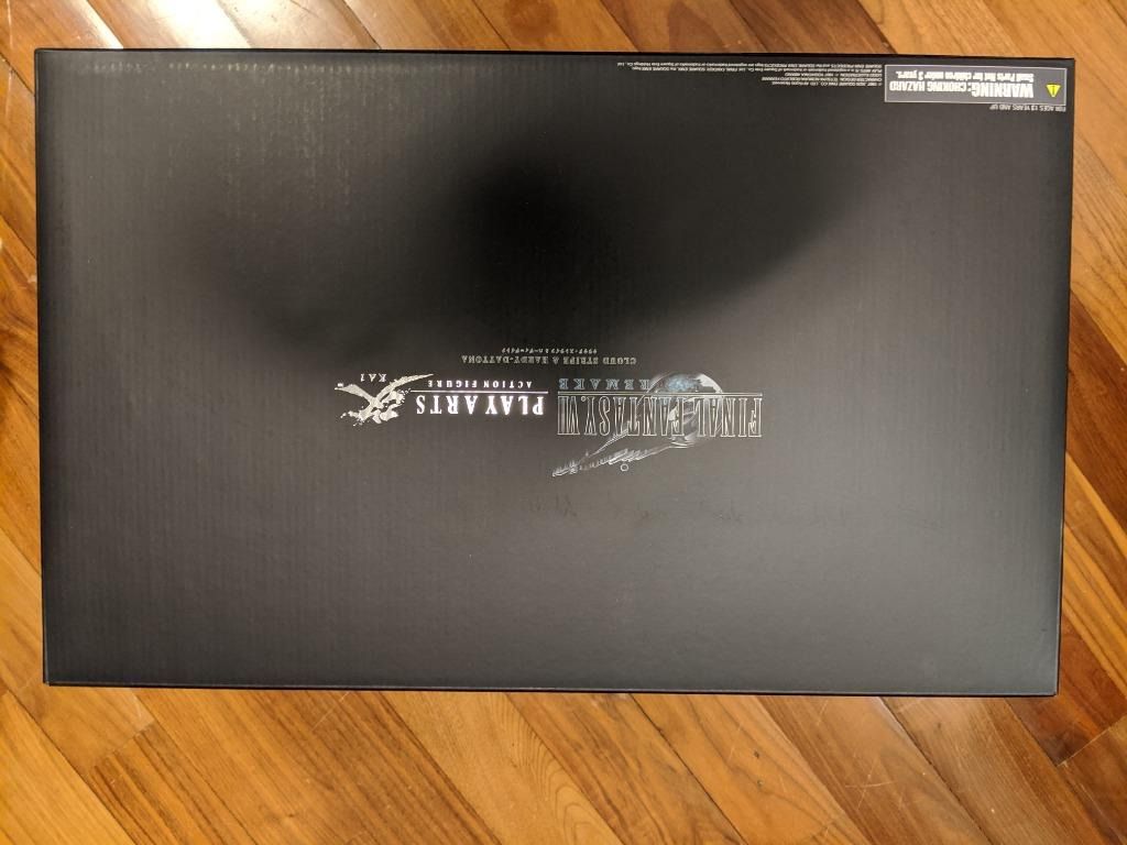 Final Fantasy VII Remake - 1st Class Edition Play Arts Kai Cloud and ...