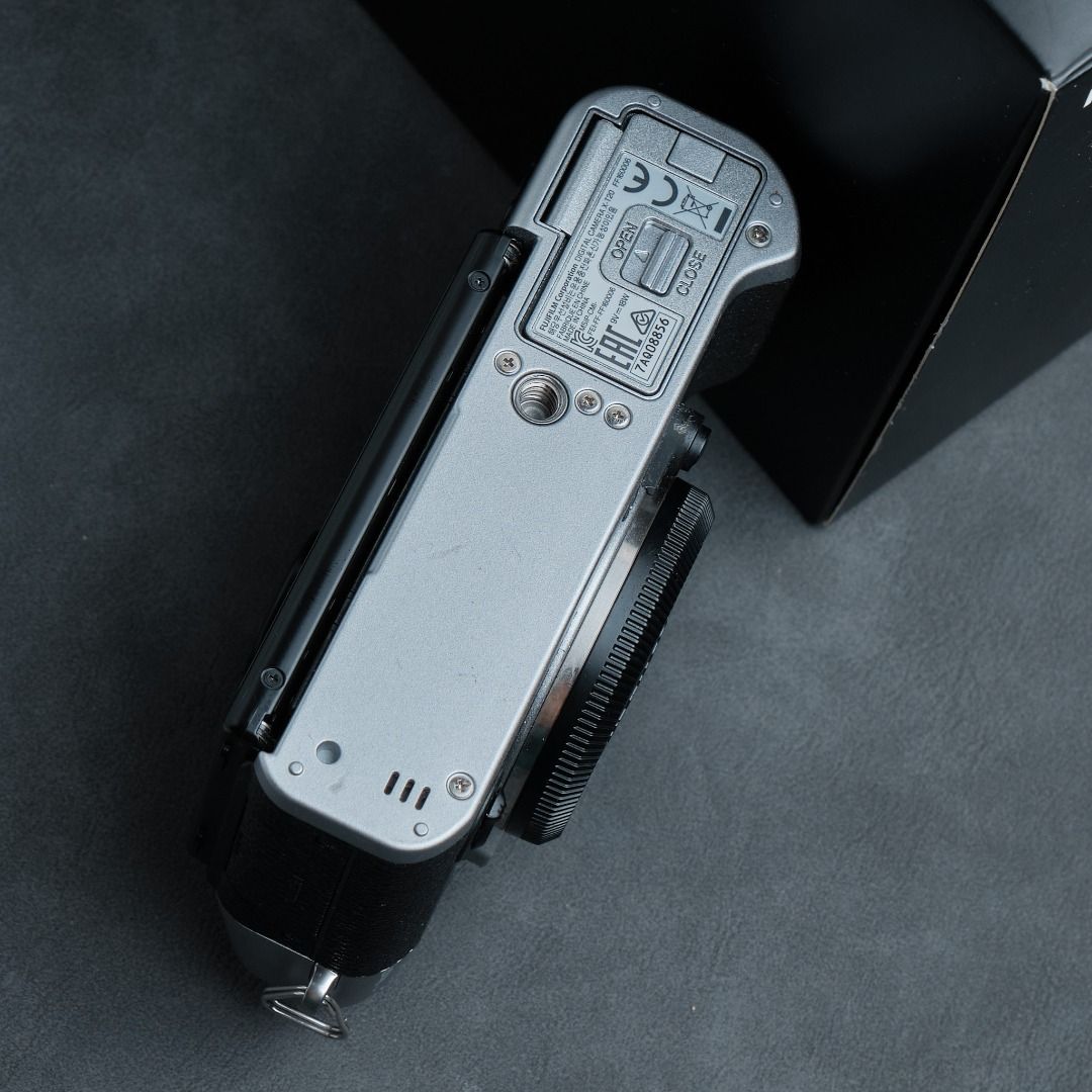 Fujifilm X-T20 body xt20 silver camera, Photography, Cameras on Carousell
