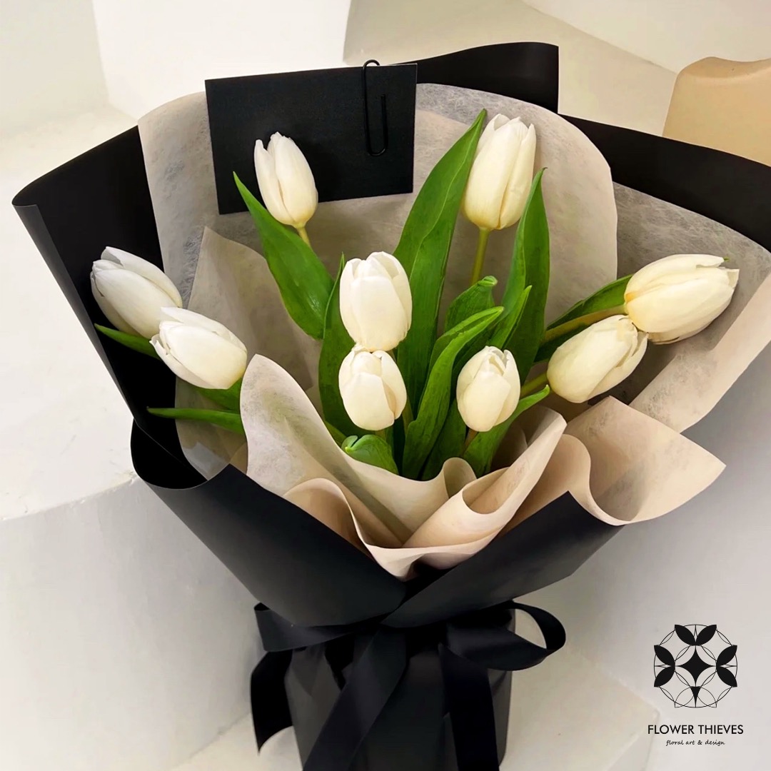 Graduation Flower Bouquet: Fresh Tulips Bouquet, Hobbies & Toys ...