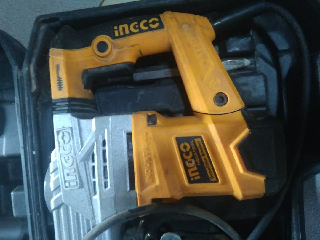 Ingco chipping gun, Commercial & Industrial, Construction Tools ...