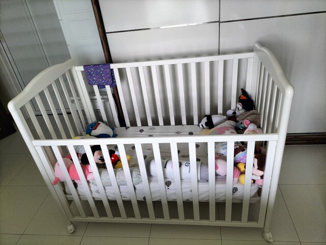 Italbaby cot, Babies & Kids, Baby Nursery & Kids Furniture, Cots ...