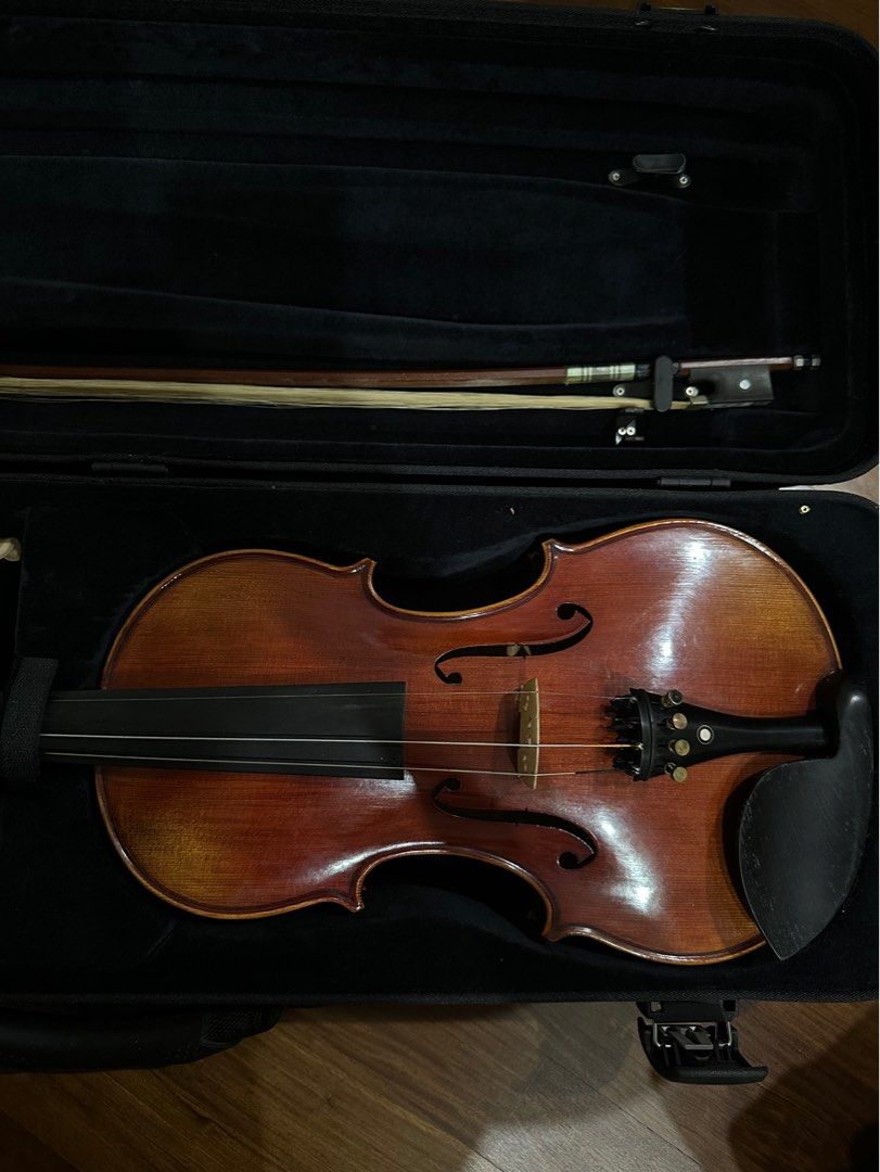 Jakob Winter Oblong violin case with pocket&violin, Hobbies & Toys ...