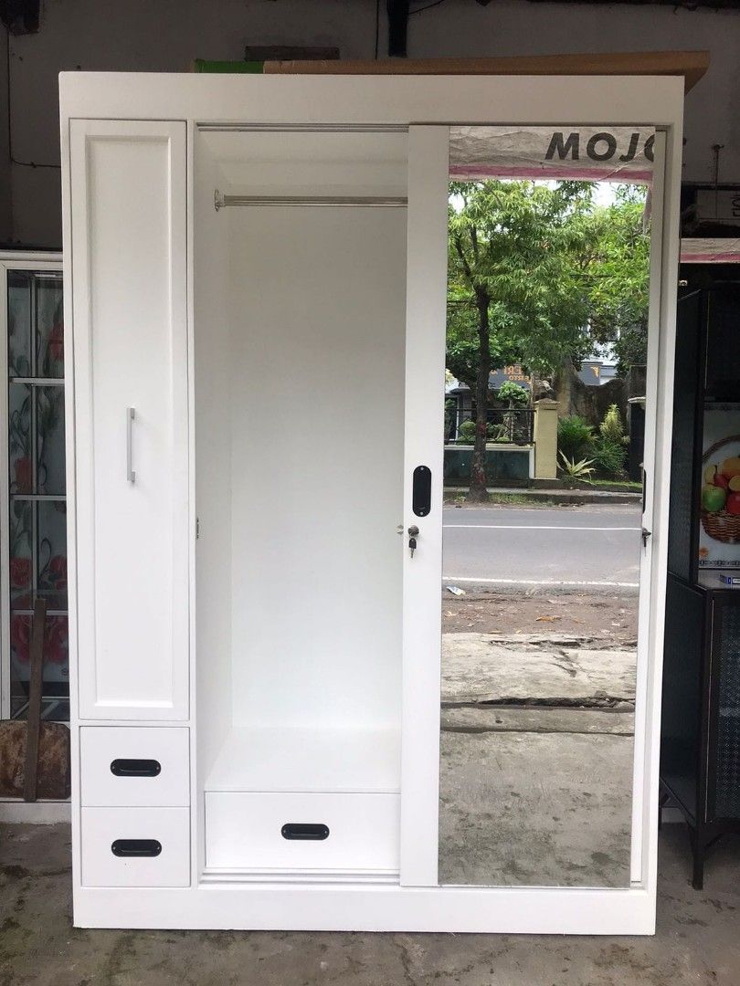 Lemari baju custom, Perabotan Rumah di Carousell