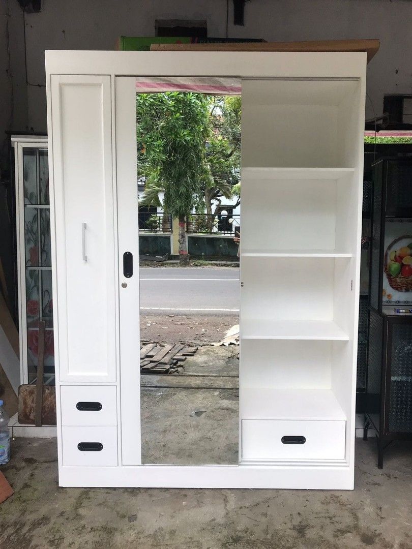 Lemari baju custom, Perabotan Rumah di Carousell