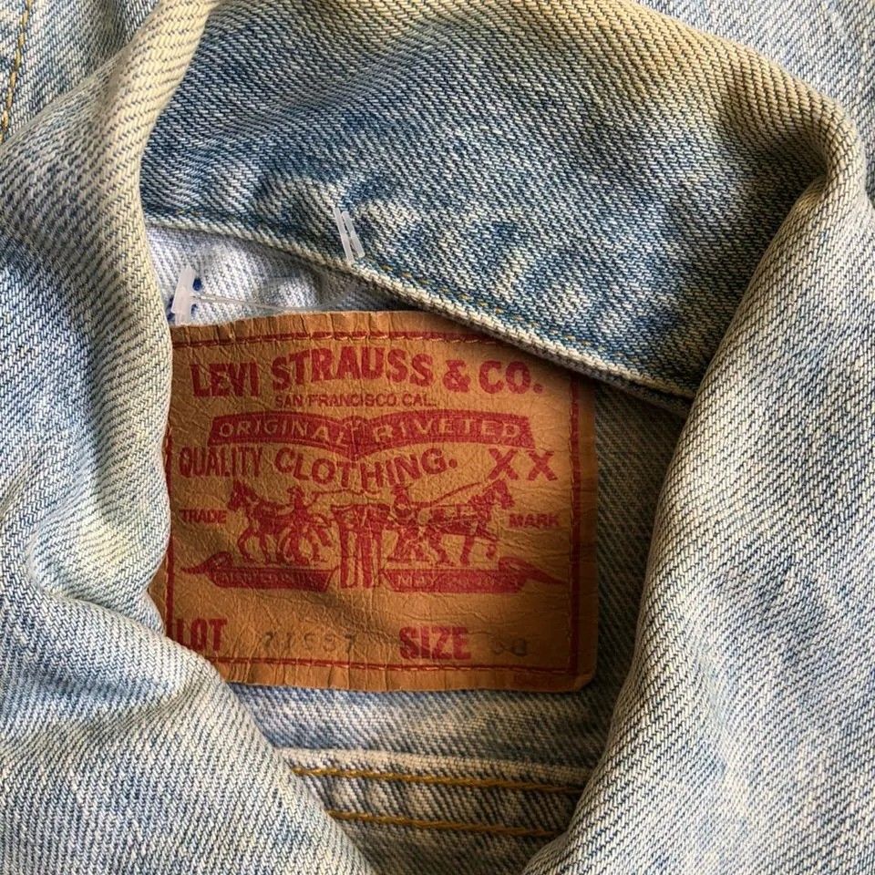 Levi's Big E Type 3, Men's Fashion, Activewear on Carousell