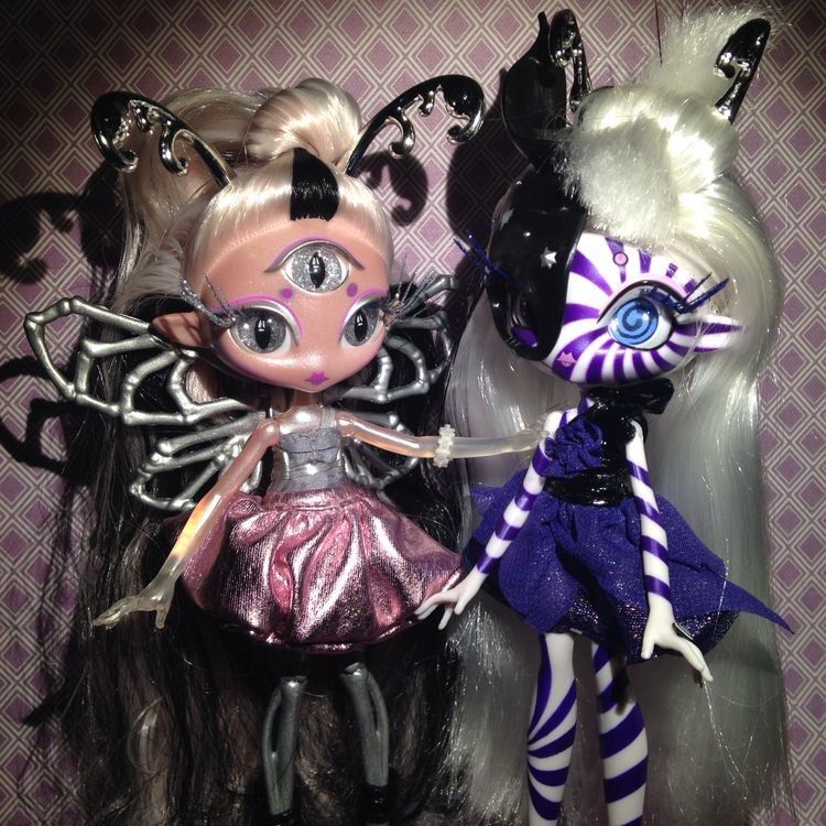 LF/ISO: Novi Stars, Hobbies & Toys, Toys & Games on Carousell