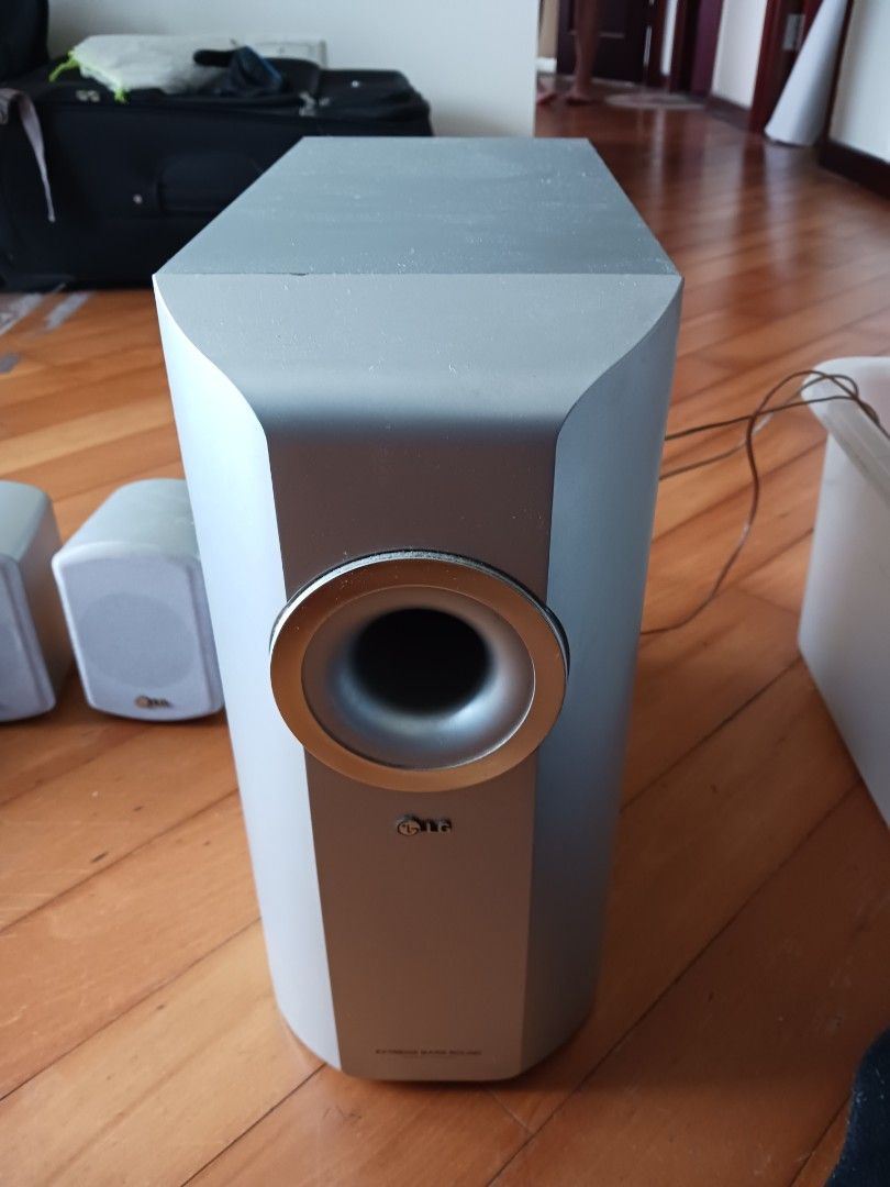 LG Subwoofer and 5 x Speakers, 音響器材, Soundbar、揚聲器、藍牙喇叭、耳擴 - Carousell